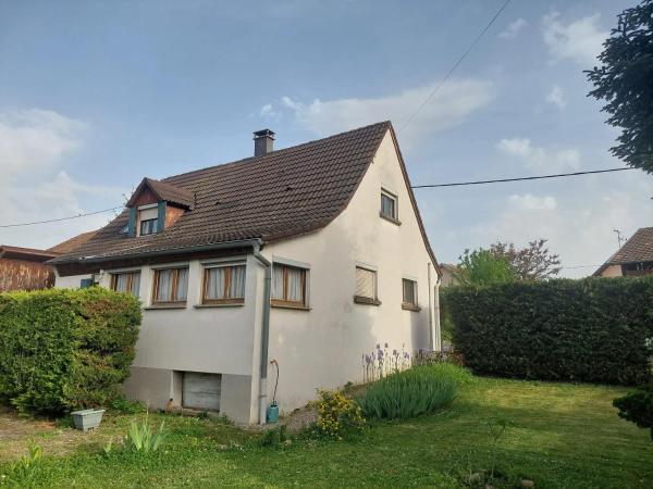 Maison Spacieuse à Sainte-croix-en-plaine Avec Jardin - Eguisheim