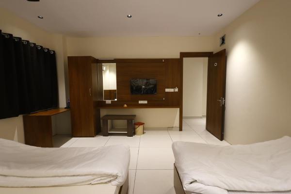 Vardhaman Hotel - Ujjain