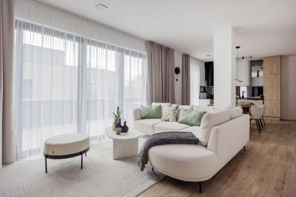 Penthouse With City View And Parking For Two - Budapest