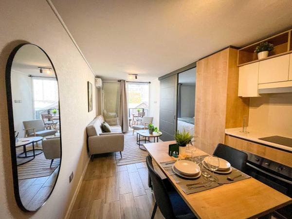 Hom I Luminoso Departamento 1d1b Con Terraza En Stgo - Macul