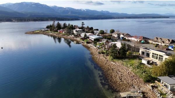 The Beach House At Deep Bay - Hornby Island