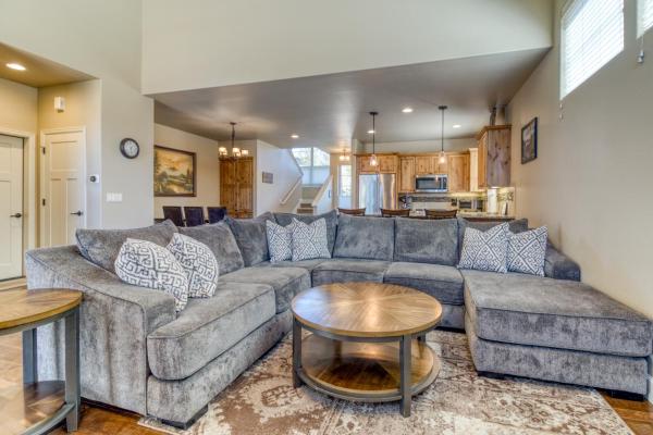Bright, Modern Retreat In Eagle Crest Resort - Eagle Crest, OR