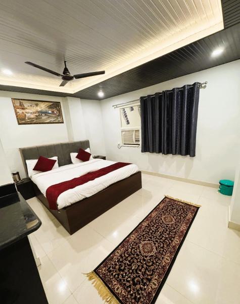 Near Chandghanta Gali Hotel Ganga Heritage Varanasi - Varanasi