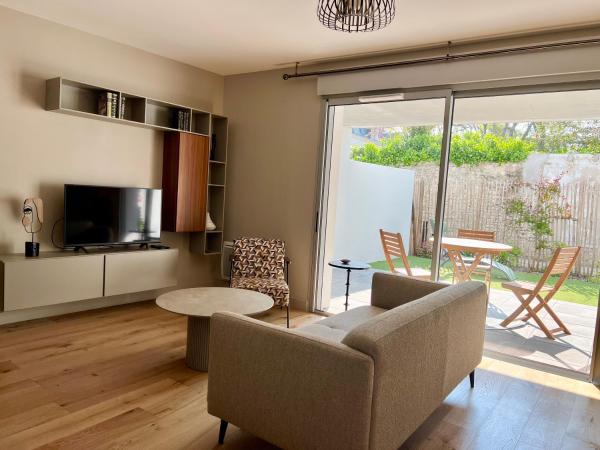 Chic Apartment With Beautiful Terrace In La Rochelle - Charron