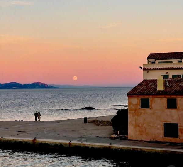 Charming Fisher House On The Beach And In The Heart Of Saint Tropez - Saint-Tropez