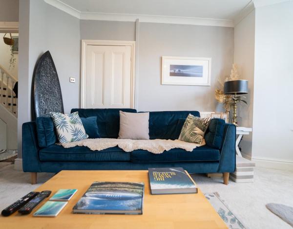 Palm Haven House - Luxury Family-friendly Newquay Surf House Near Porth Beach Perfect For Walking, Pets, Exploring - Newquay