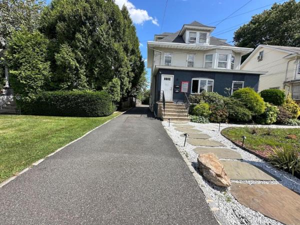 Cozy 3br Basement Apartment With Private Entry & Parking In Elizabeth, Nj - Edison, NJ