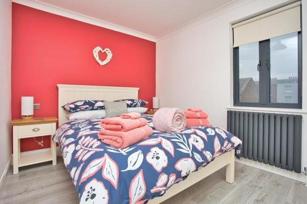Pebble Beach By The Sea - Deal