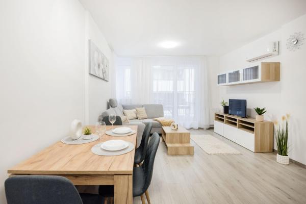Stylish Living With Private Terrace - Budapest