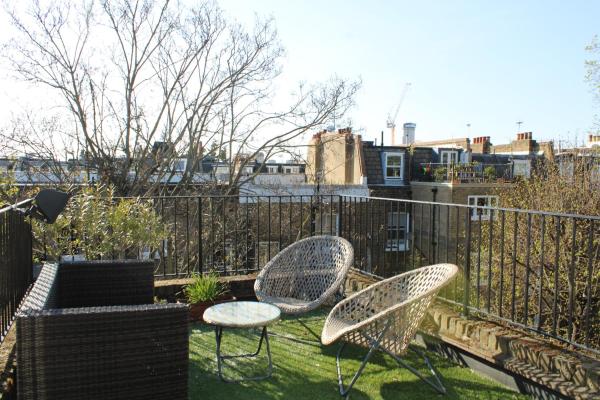 Pass The Keys Elegant Garden Apartment, West Brompton - Harrow
