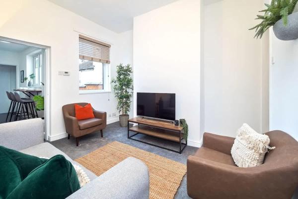 Penkhull House By Truestays - 4 Bedroom House In Stoke-on-trent - West Midlands