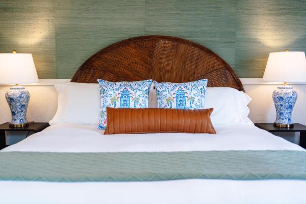 Swank Boutique Suites - Ashland, OR