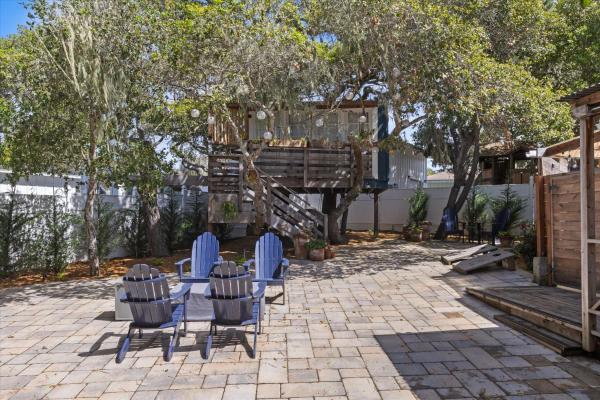 House Of Joy Treehouse And Cottage - Cambria, CA