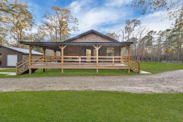 Cozy Country Cabin In The Woods - Dayton, TX