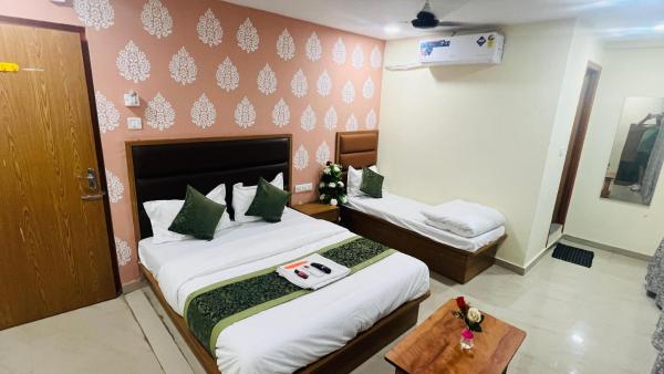 Hotel The Lead - Ahmedabad