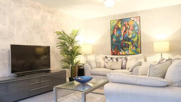 Spacious 4 Bedroom Home With Garden In Bedford - イギリス ベドフォード