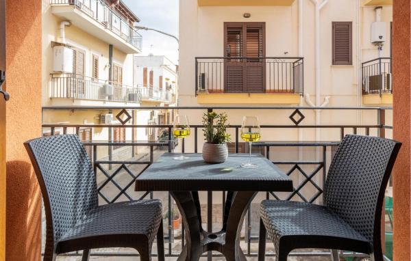 1 Bedroom Cozy Apartment In Balestrate - Balestrate