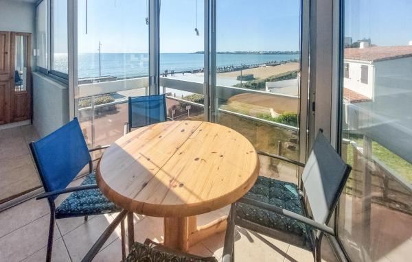 Cozy Apartment In Saint Gilles Croix De - Saint-Gilles-Croix-de-Vie