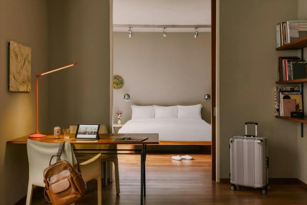 Chambers Hotel Central Park South, Sonder By Marriott Bonvoy - Bryant Park, NY