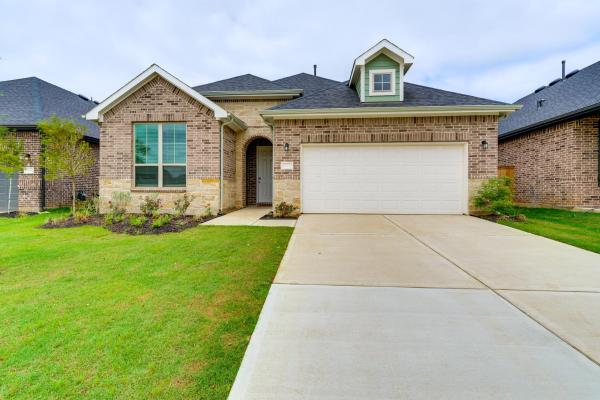 Patio And Pool Access Family Home In Tomball - Stagecoach, TX