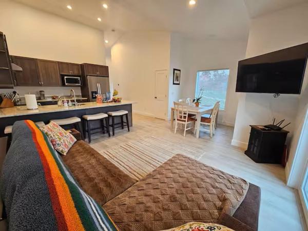 Private Townhomes With Ev Charger And Parking And Free Wi-fi - Wenatchee