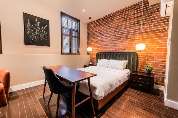 Self Check-in Boutique Hotel - Quartier Latin - Room 102 - Montreal