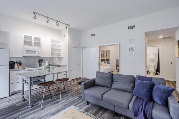 Cozysuites Sky Central #9 - Covington, KY