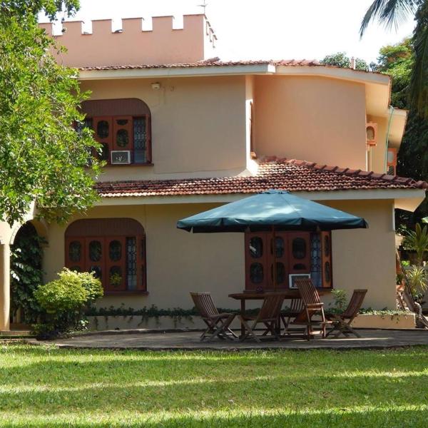 One Bedroom With 3 Beds Can Sleep 4 - Mombasa