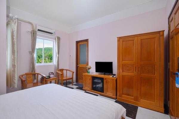 Luxy Park Hotel - Phu Quoc Centre - Phú Quốc