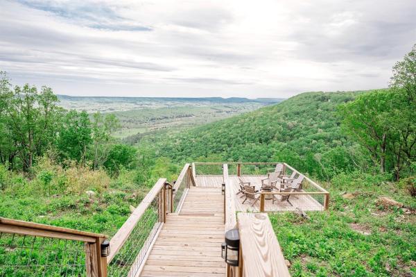 Spectacular Cabin With Home Theater And Fire Pit In Fort Payne, Alabama - Alabama