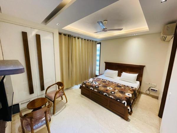 Divine India Service Apartment 4bhk D-163 Saket - New Delhi