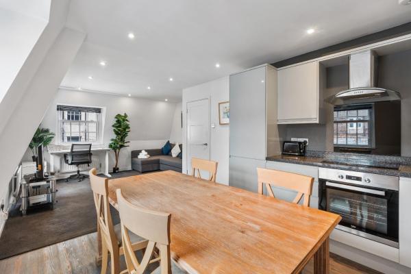 Queens Place - 1 Bedroom Apartment - Brighton