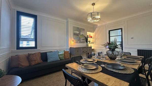 4-bedrooms Clydebank House With 2 Bathrooms, Separate Entrance - Loch Lomond, United Kingdom