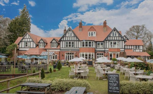 The White Buck - Brockenhurst
