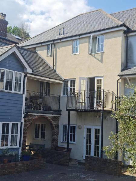 Centrally Located "Spring Cottage" Perfect Ventnor Holiday Home - Isle of Wight