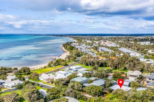 Charming Beach Home In Heart Of Old Dunsborough - Busselton