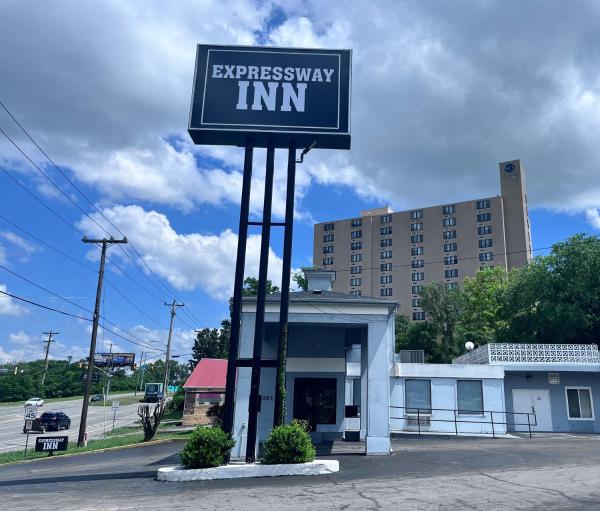 Expressway Inn - Tennessee