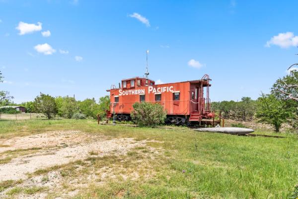 Muller's Ark Guest Ranch - Caboose - Texas