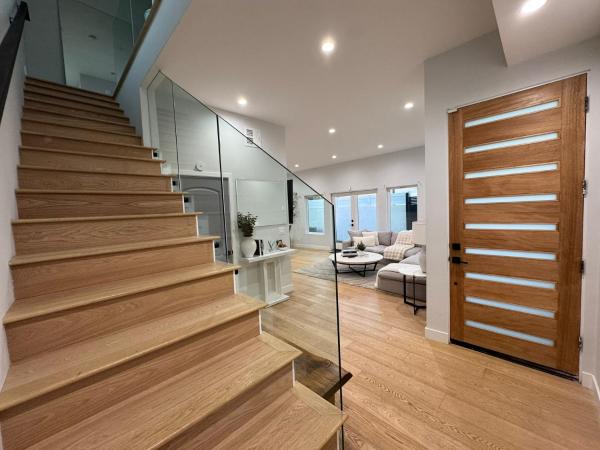 Newly Constructed 2 Bedroom By La Cienega Plaza With Parking, Modern Kitchen, Washer Dryer And Very Central To Attractions - Los Ángeles, CA