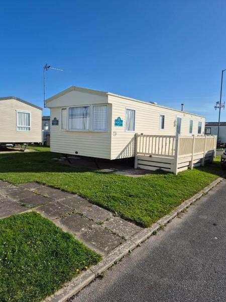 Robin Hood 3-bed Caravan Sleeps 8 Pet Friendly - Wales