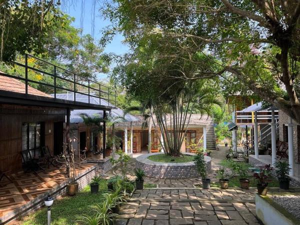 Puthooram Seaview Cliff Resort - Varkala