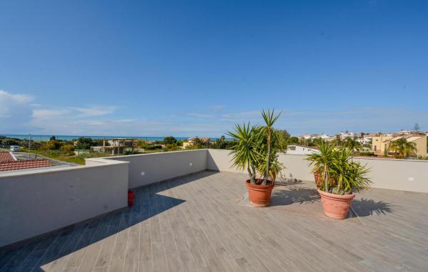 3 Bedroom Gorgeous Apartment In Marina Di Modica - Scicli