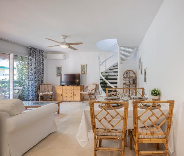 Wonderful Flat Withterrace And Community Pool - Marbella