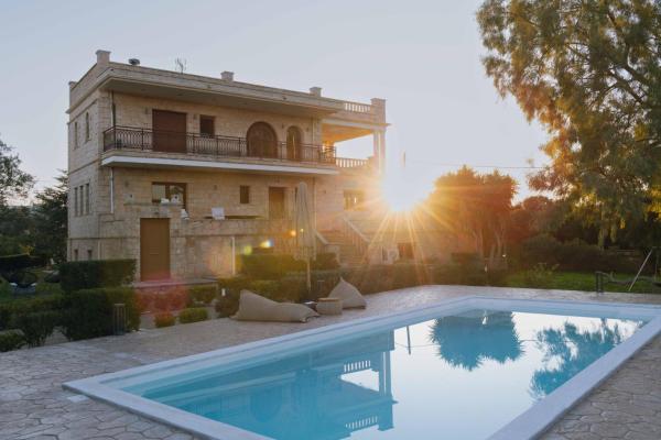 Seaside "Stone & Light Villa" Close To Aegina City - Эгина