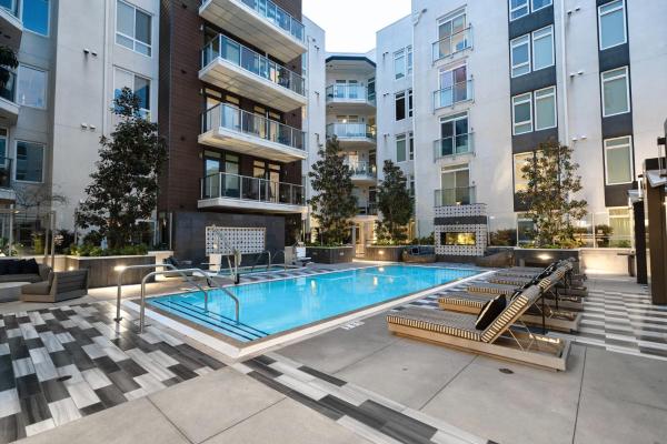 Modern Muse 2 Bed Apt In Hollywood Ca With Free Parking - Los Angeles, CA