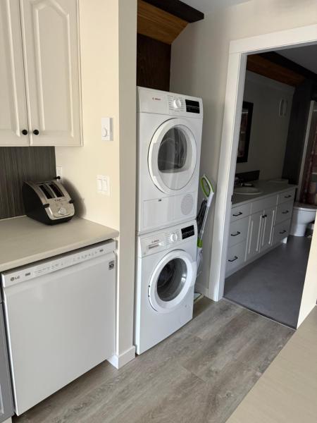 Beach Bed And Breakfast - Grand Forks