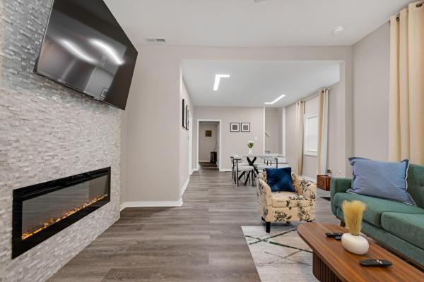 Indy Luxe Stay - Indianapolis, IN