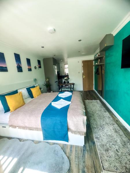 Studio Flat - Stockport