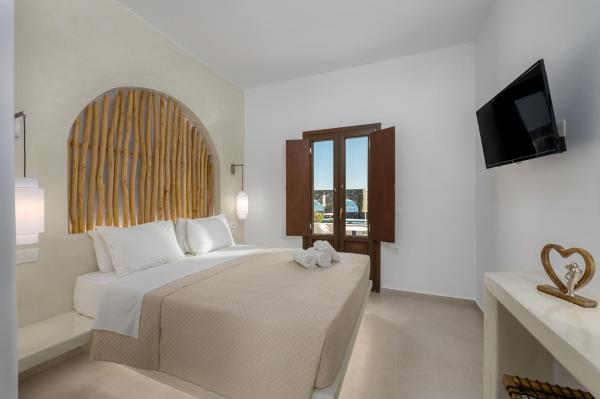 Agia Irini - Santorini