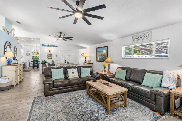 Dog Friendly And Steps From The Ocean! Big Beach House With Pool, Bbq & Garage - New Smyrna Beach, FL